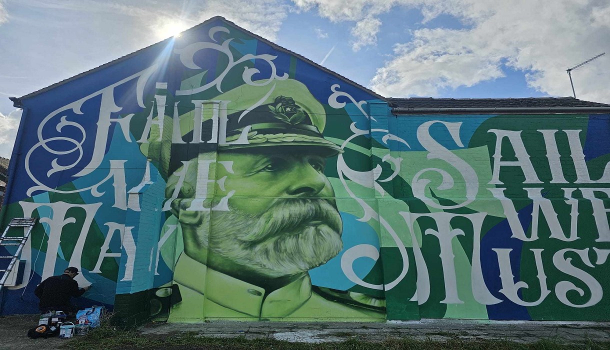 Iconic RMS Titanic Captain Smith Immortalised in Stunning New Art Mural ...